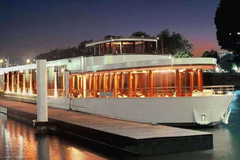Dîner croisière du 14 juillet à bord du River Palace